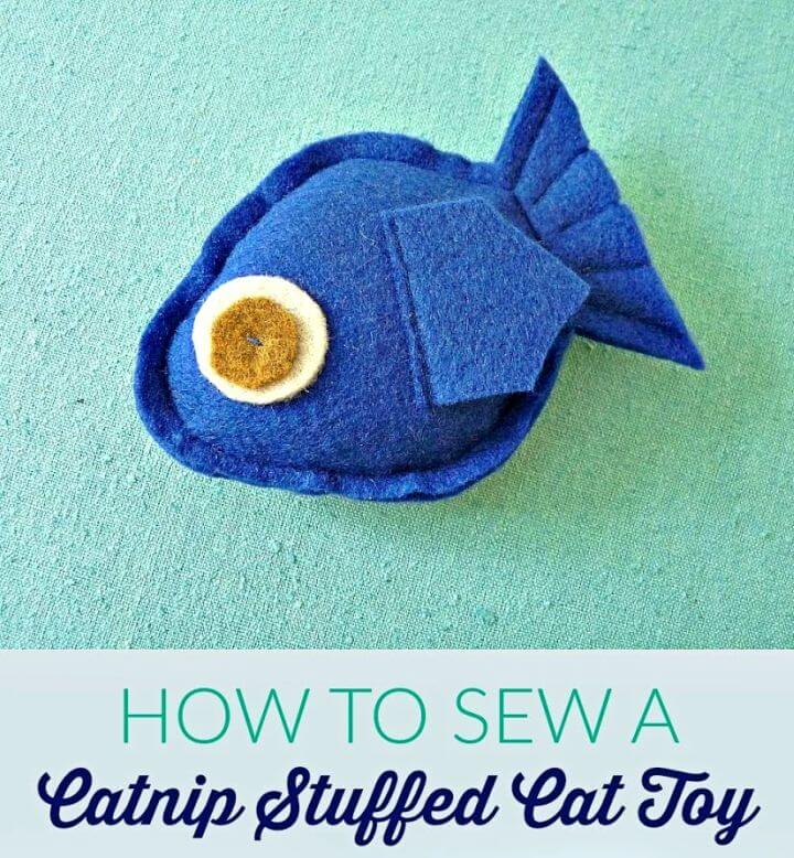 25 Homemade DIY Cat Toys Anyone Can Make